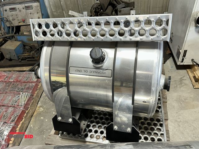 Orbitbid.com - Lot 1-14992 - (1) approx. 30 gallon capacity hydraulic ...
