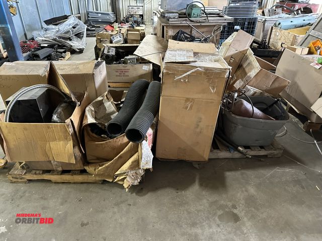 Orbitbid.com - Lot 1-14988 - (2) skids of assorted items, includes ...