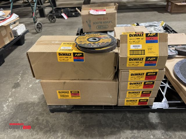 Orbitbid.com - Lot 1-16254 - Large lot of DeWalt cut off blades ...