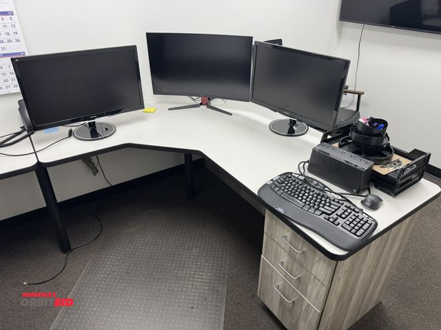 Orbitbid.com - Lot 1-16762 - Lot including (2) ViewSonic 27" monitors ...