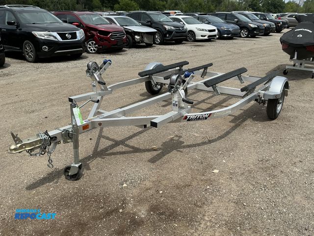 Repocast.com - Lot 2-64902 - 2020 Triton Wave 2 2-Place Jet Ski Trailer