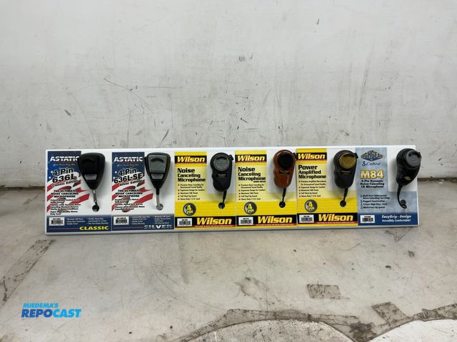 Repocast.com - Lot 2-26531 - (6) Wilson Premium microphones with ...