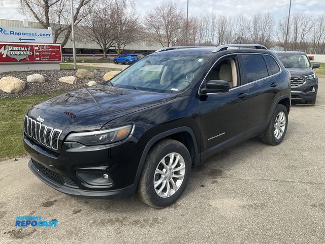Repocast.com - Lot 2-43777 - 2019 Jeep Cherokee Latitude SUV 4x4