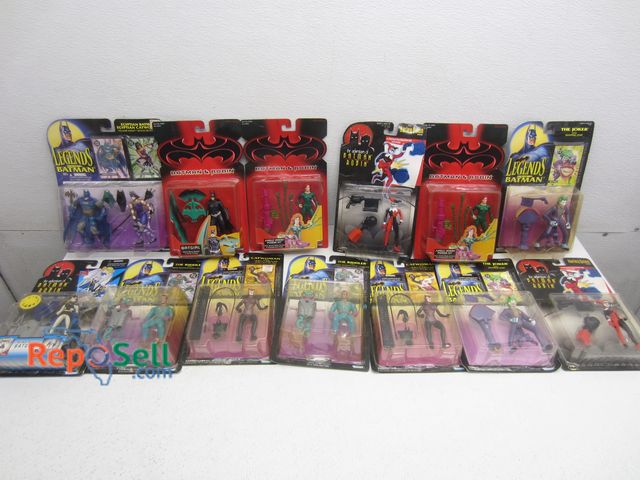 Reposell.com - Lot 31-9213 - (13) Batman Toys in Packaging