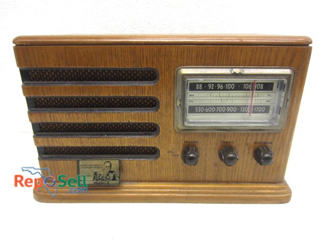 Reposell.com - Lot 31-6433 - Thomas FDR Commemorative Radio Model 1947 ...