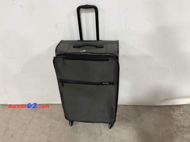 Auction62.com - Lot 44-1666s - Skyline Rolling Suitcase Luggage ...