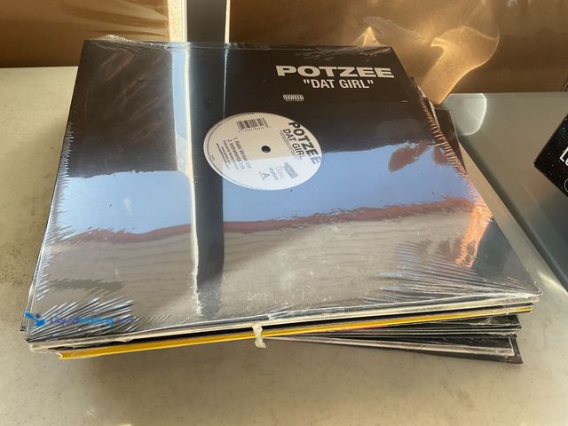 LiquidBidding - Lot 49-1810083 - COLLECTIBLE 20 FACTORY SEALED VINYL ...