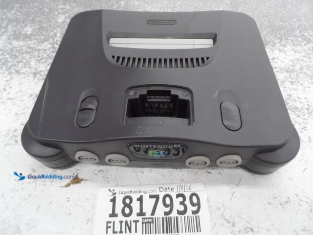 LiquidBidding - Lot 49-1817939 - 1 Nintendo NUS-001 Game Console ...