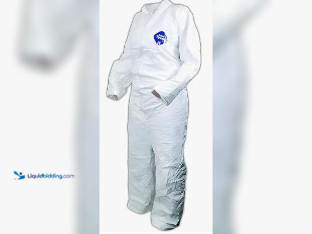 LiquidBidding - Lot 49-5427057 - Size Large. DuPont Tyvek 400 ...