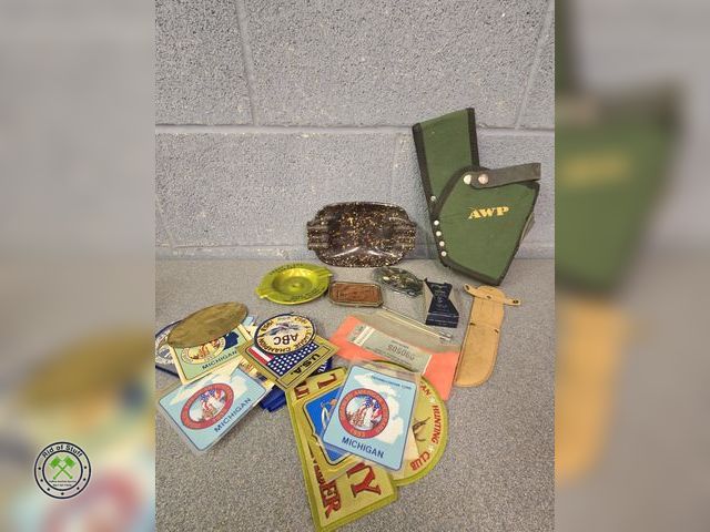 Ridofstuff.com - Lot 53-9644 - Vintage Ash Trays, Belt Buckles, Patches ...