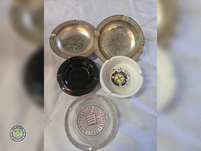 Ridofstuff.com - Lot 53-1250 - Lot of (5) Vintage Ashtrays (B)