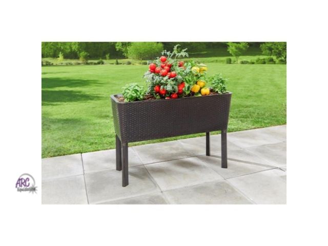 Arc Liquidation Group - Lot 56-797954 - New Vigoro Large Brown Plastic ...