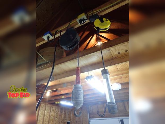 Shoreline Top Bid - Lot 59-18355 - 2 Pull Down Lights