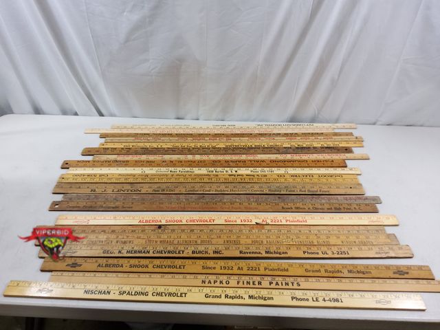 Viperbid.com - Lot 7-122323 - (20) Assorted wooden yard sticks.