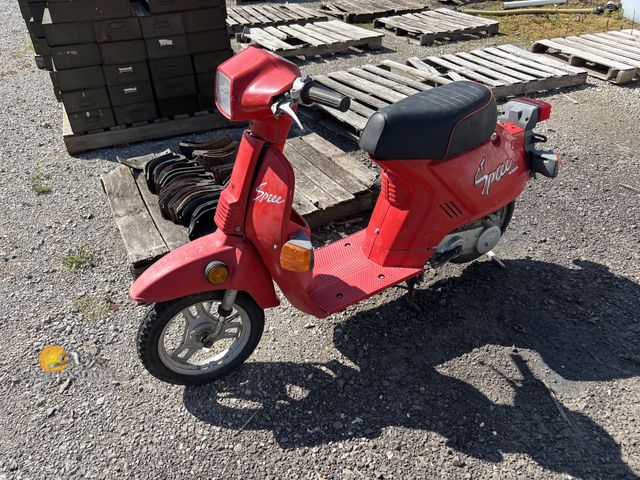 Xyz Auction Service - Lot 83-1025 - Honda Spree Scooter