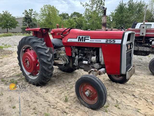 Xyz Auction Service - Lot 83-1082 - 1975 MF 255 Tractor