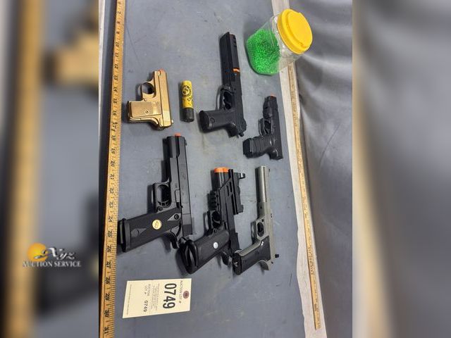 Xyz Auction Service - Lot 83-0749 - 5 Air Guns with BBs, and CO2 Pistol