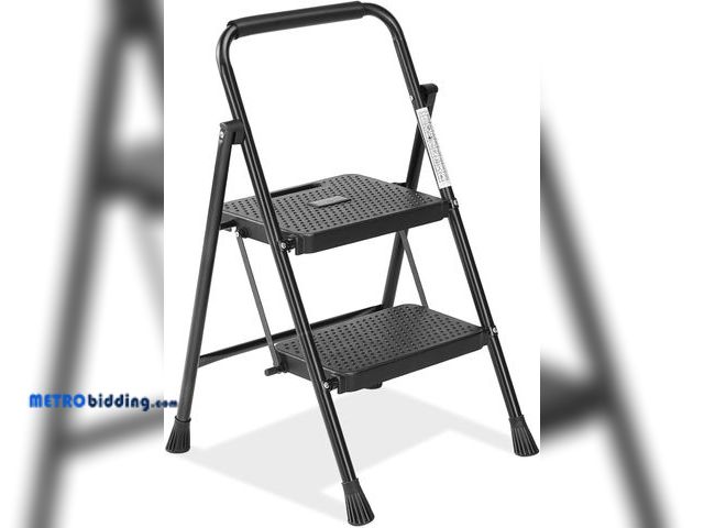 Metrobidding.com - Lot 88-497993 - 2 Step Ladder, Lightweight Portable ...