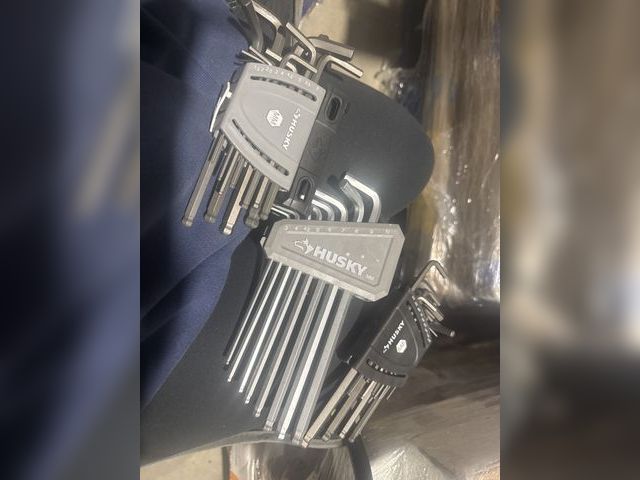 JDCBidding.com - Lot 96-174750 - set of assorted Husky allen wrenches ...